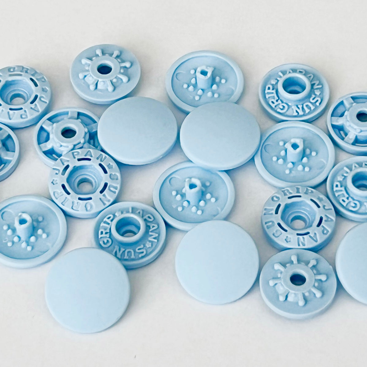 Plastic Finger Snaps - 1/2” - 8 sets - Baby Blue – Paisleys Quilt Shop